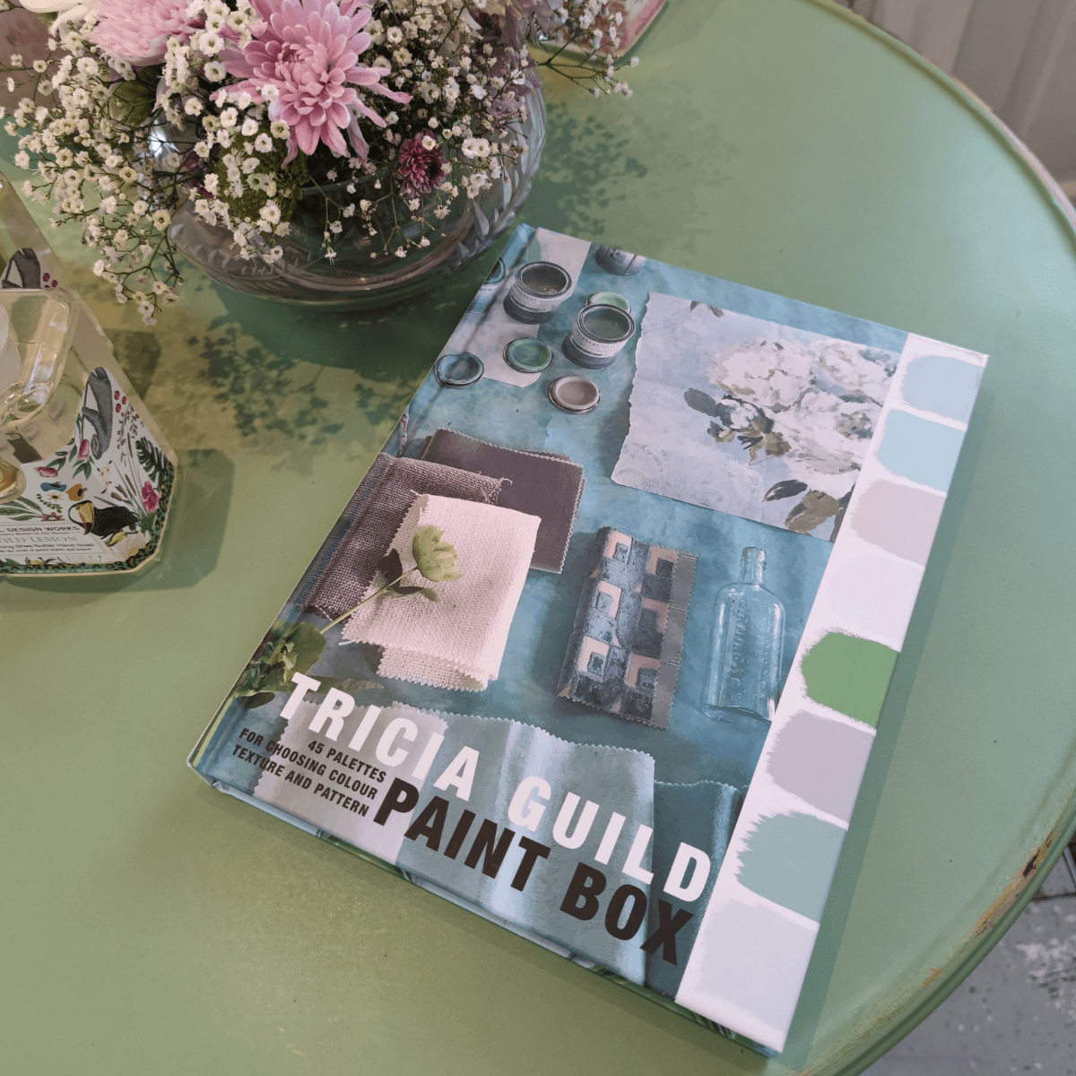 DG - "Paint Box" book by Tricia Guild – Riis Interiør